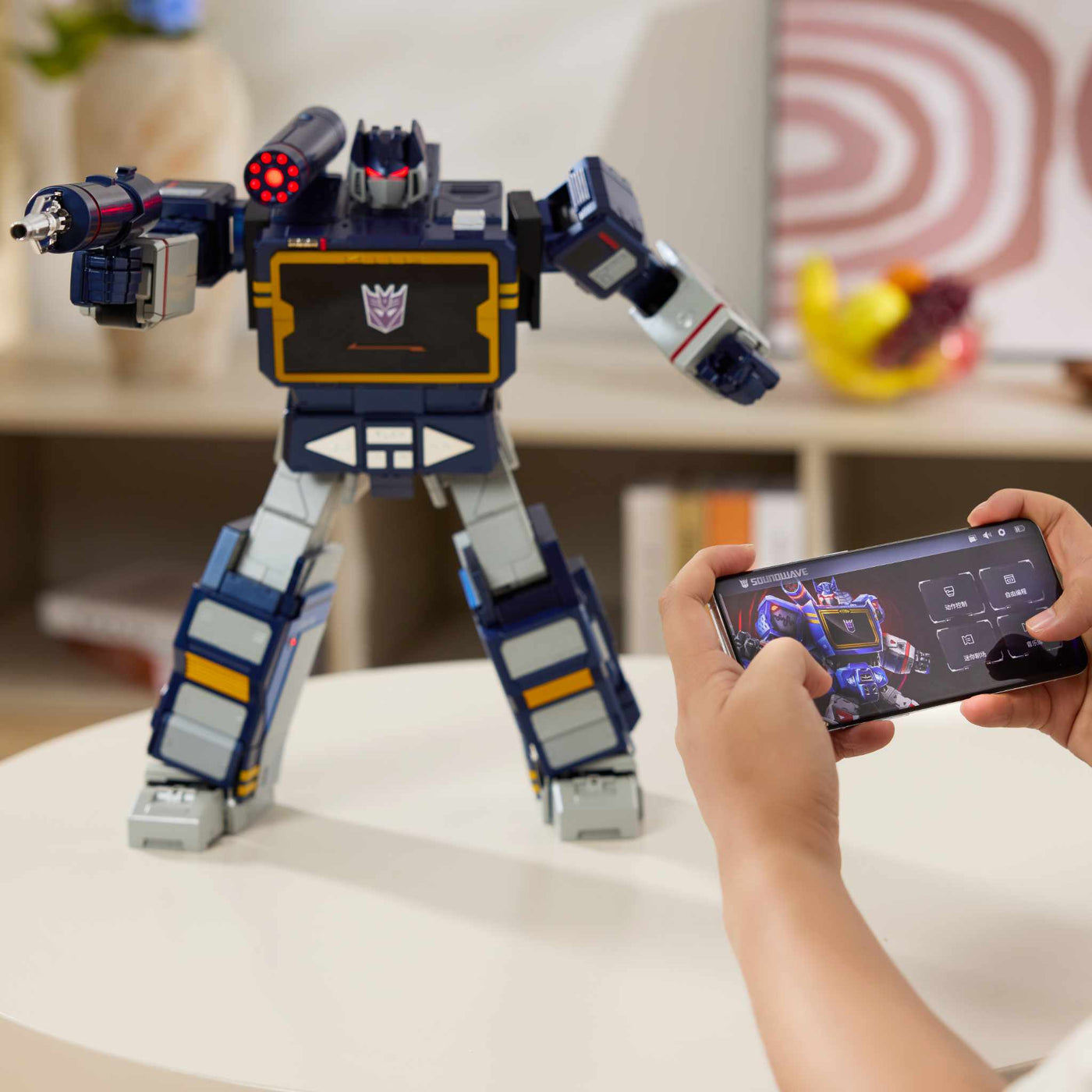 Transformers Robosen Soundwave G1 Flagship Robot - Pre Order